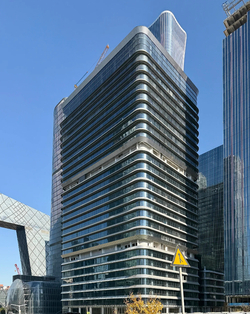 北京CBD核心区Z3地块项目幕墙封顶！