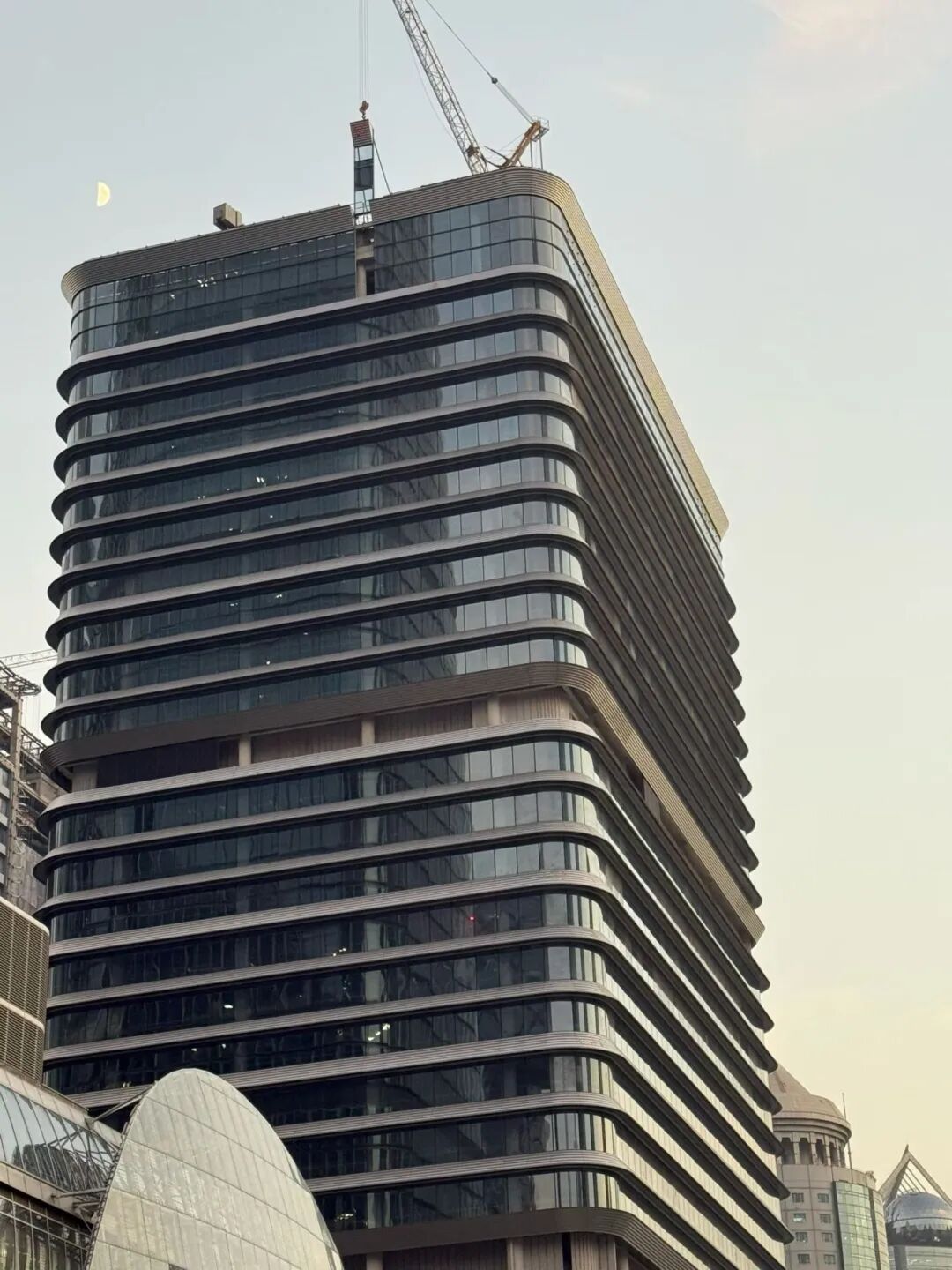 北京CBD核心区Z3地块项目幕墙封顶！