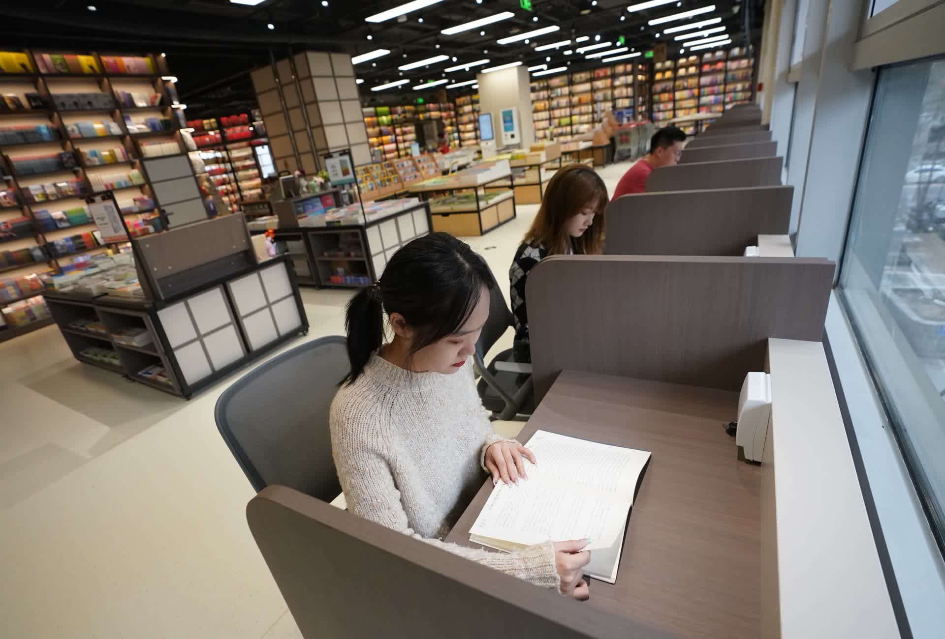 生动诠释“阅读引领生活”