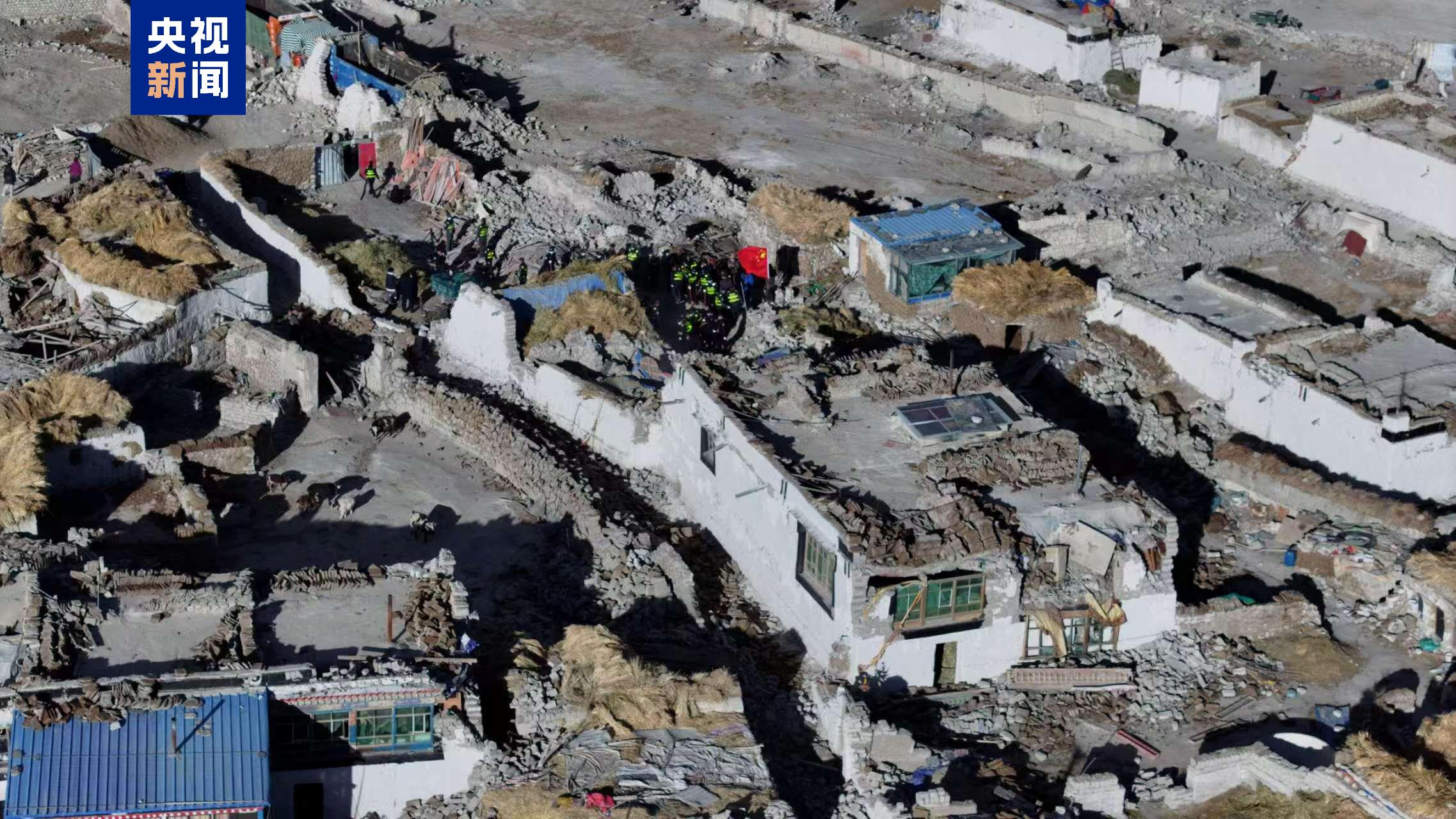 震区最新航拍画面，西藏定日县地震救援正在进行